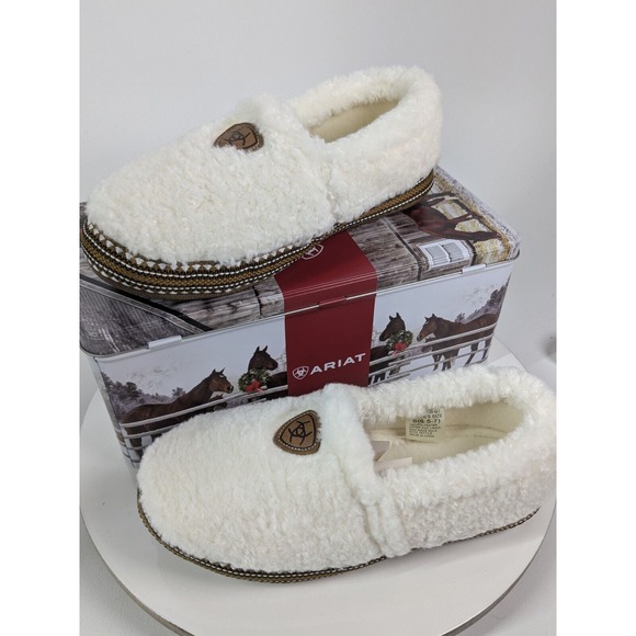 Ariat | Shoes | Ariat Womens Small 657 Snuggle Slipper White Plush Foam ...